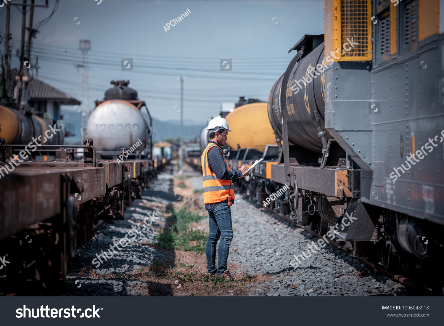 36,932 Railroad work Images, Stock Photos & Vectors | Shutterstock