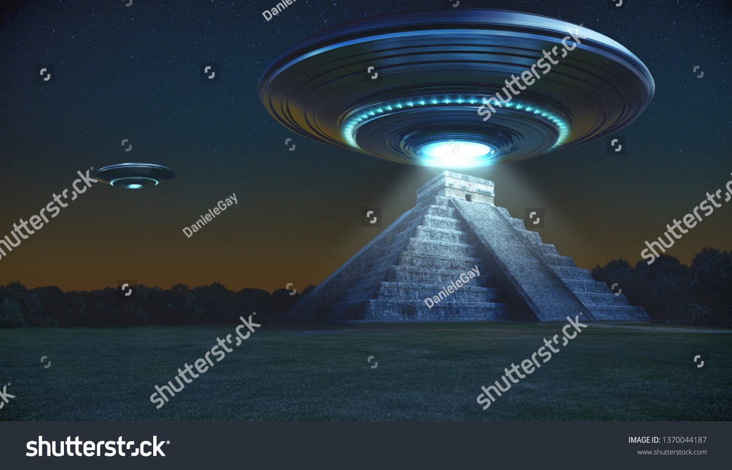Ilustrasi Stok Flying Saucer On Yucatan Maya Pyramid 1370044187 ... Ilustrasi Stok Flying Saucer On Yucatan Maya Pyramid 1370044187 ...