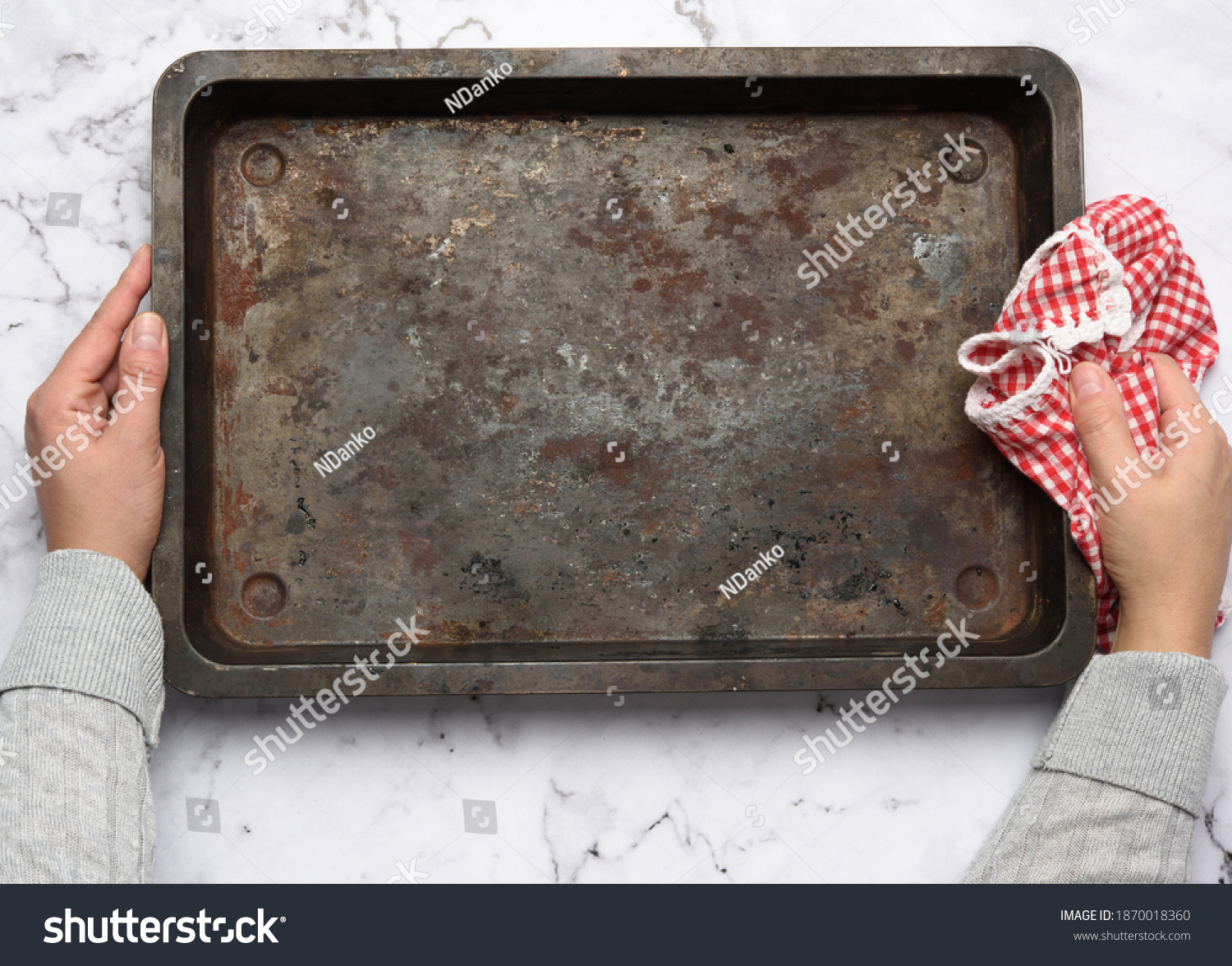 696 Burnt baking tray Images, Stock Photos & Vectors | Shutterstock