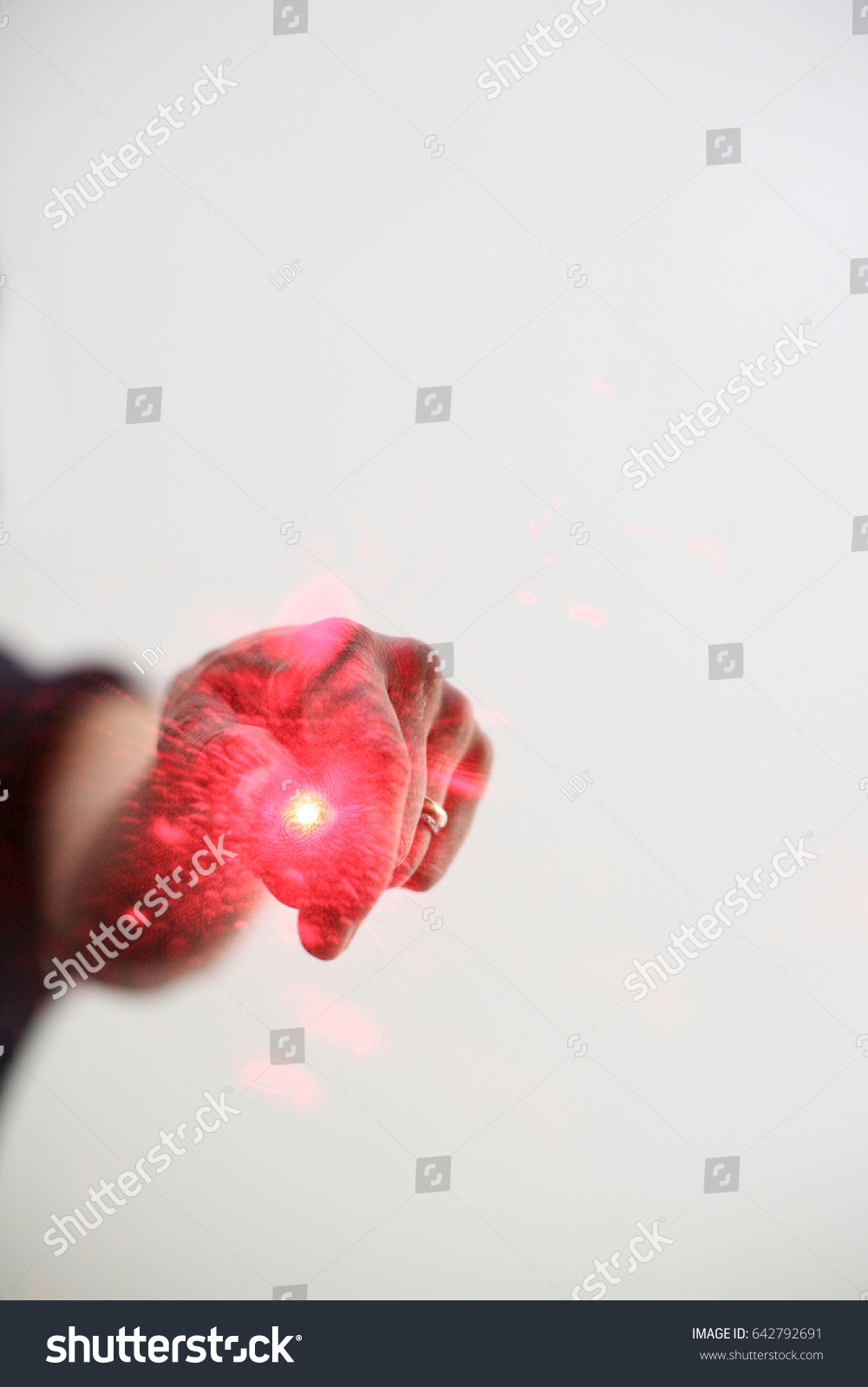 Laserpointer: afbeeldingen, stockfoto‘s en vectoren | Shutterstock
