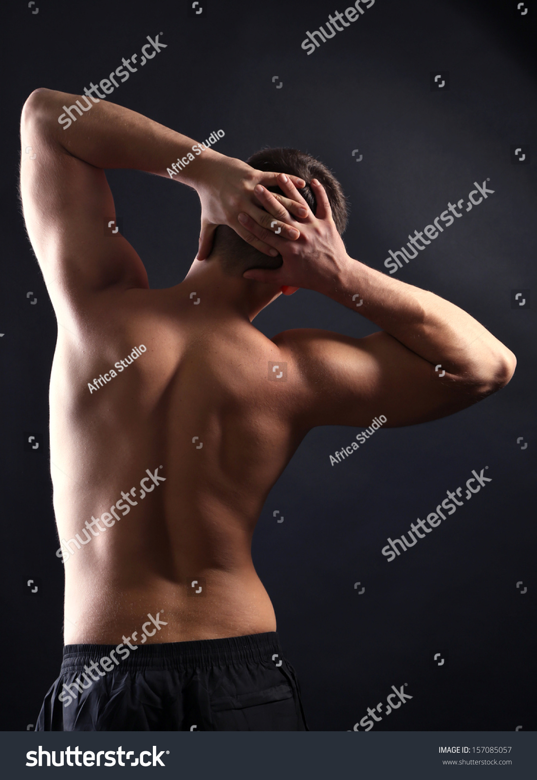Handsome Young Muscular Sportsman On Dark库存照片157085057 | Shutterstock Handsome Young Muscular Sportsman On Dark库存照片157085057 | Shutterstock