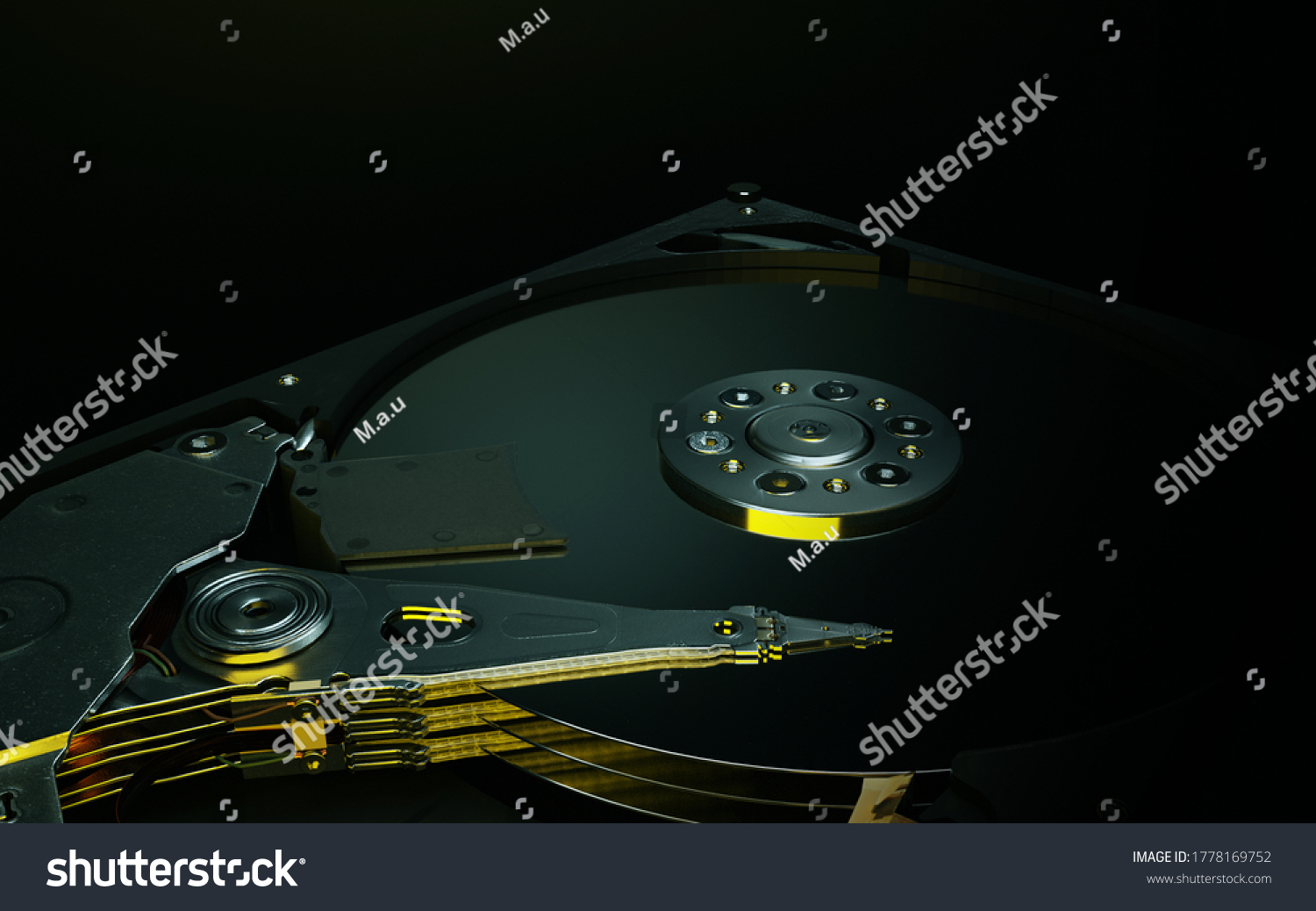 Hard Disk Drive Inside 3d Render: ภาพประกอบสต็อก 1778169752 | Shutterstock