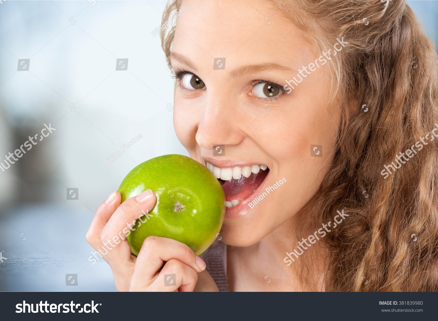 26,849 imágenes de Tooth apple - Imágenes, fotos y vectores de stock ...