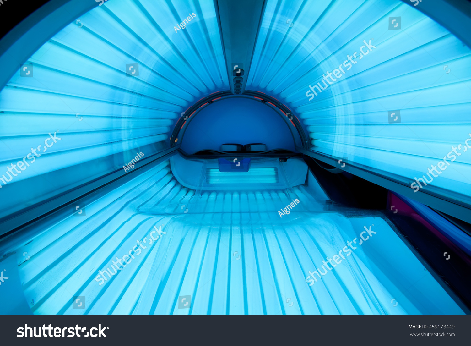 502 imágenes de Inside tanning bed - Imágenes, fotos y vectores de stock | Shutterstock