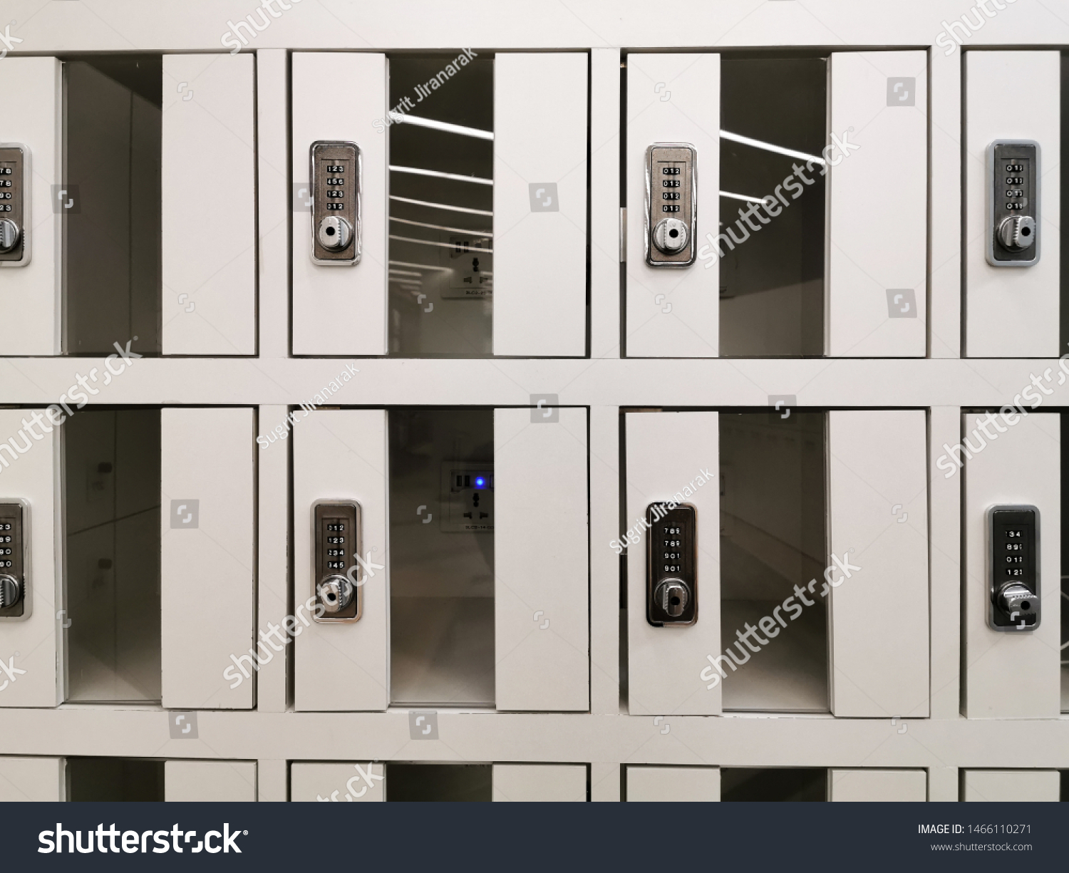 8,226 imágenes de Digital locker - Imágenes, fotos y vectores de stock ...