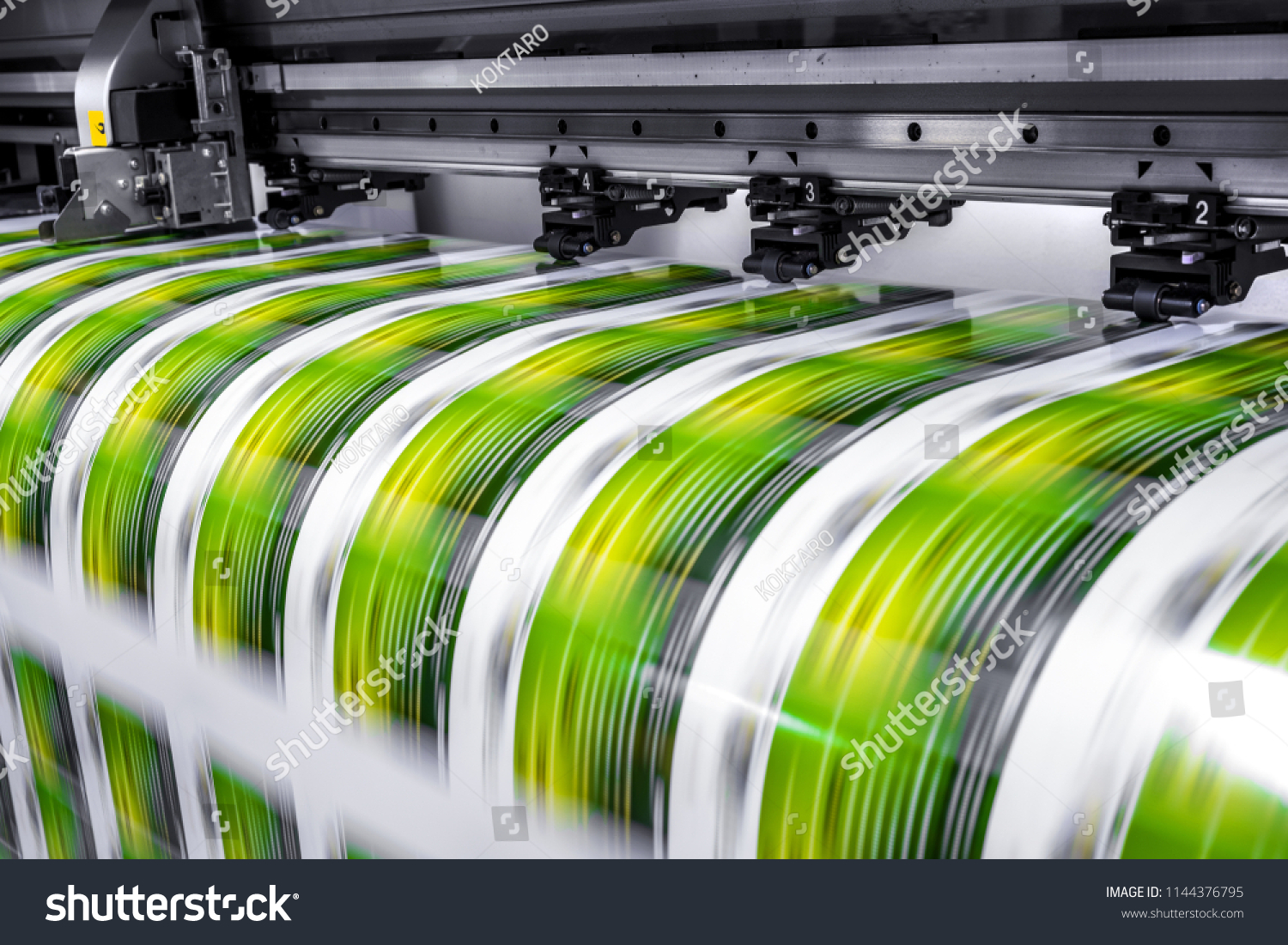 2,208 Large format colour printers Images, Stock Photos & Vectors ...