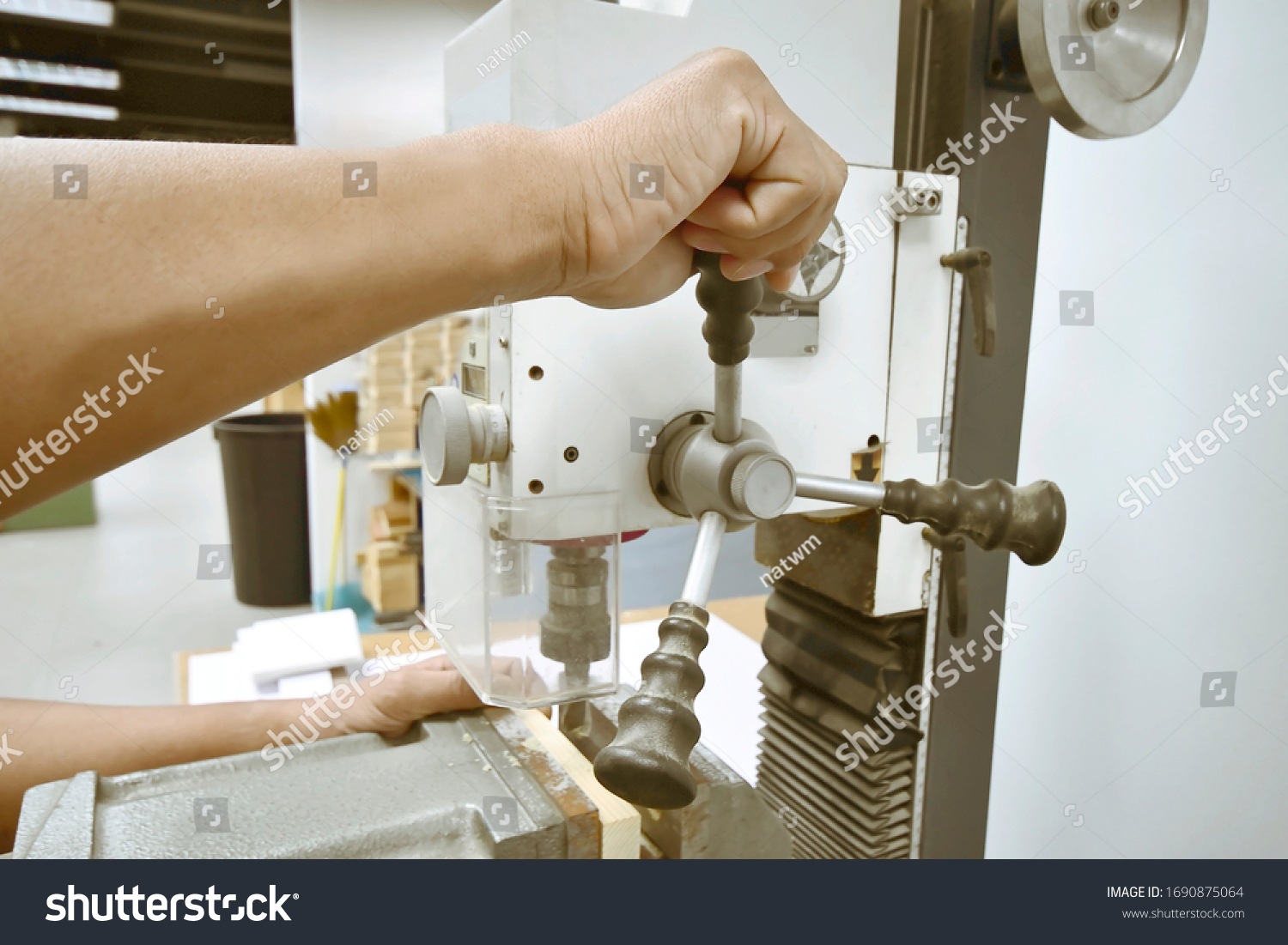 600 Pillar drill machine Images, Stock Photos & Vectors | Shutterstock