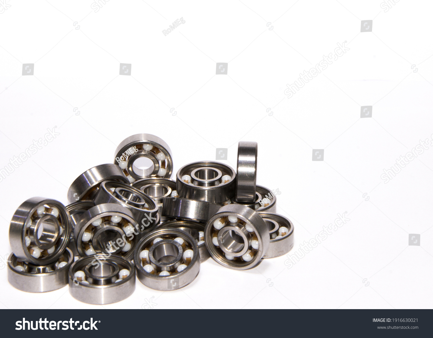 Many Deep Groove Ball Bearings Machine Stock Photo 1916630021 ...