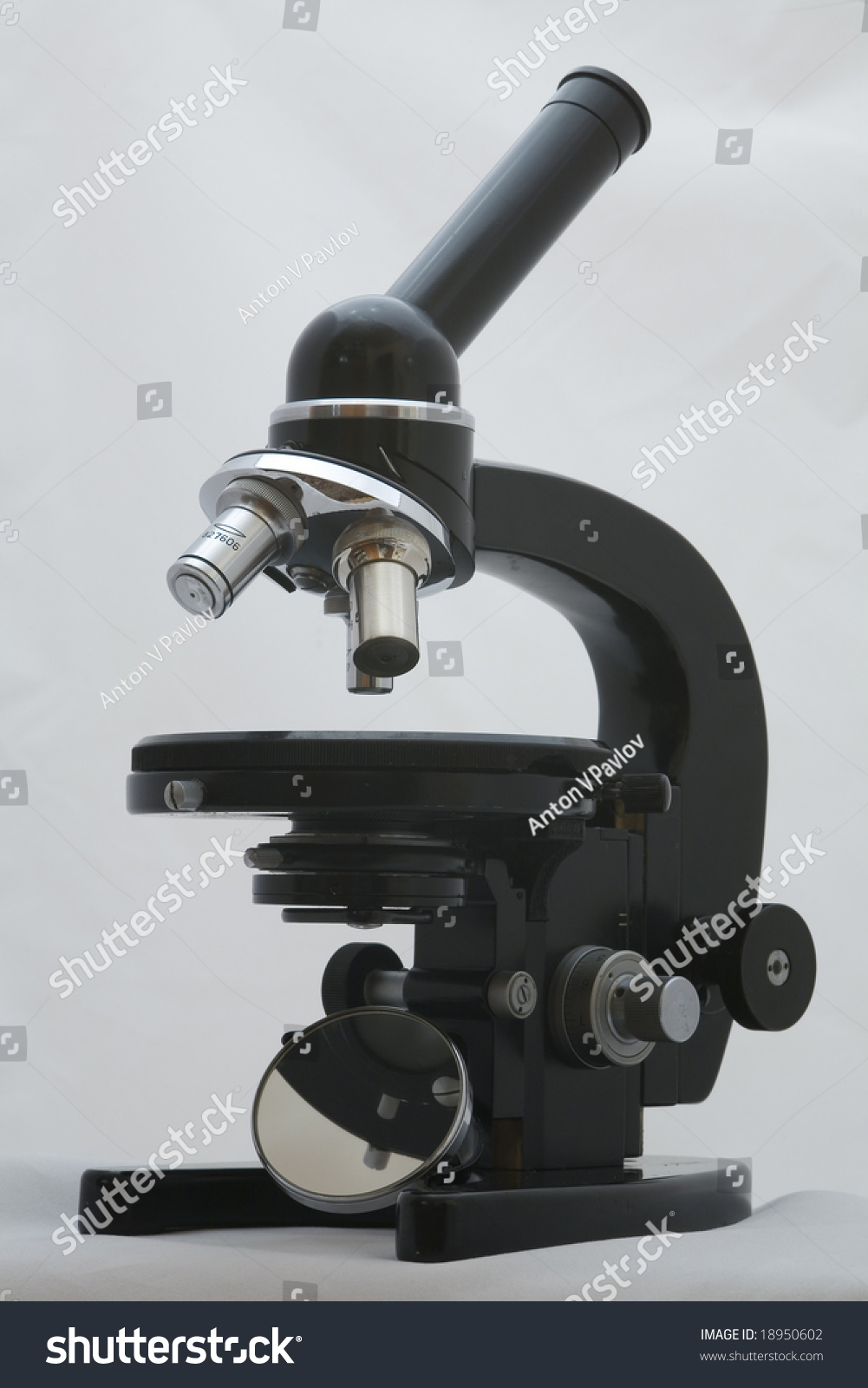 Microscope Stock Photo 18950602 | Shutterstock