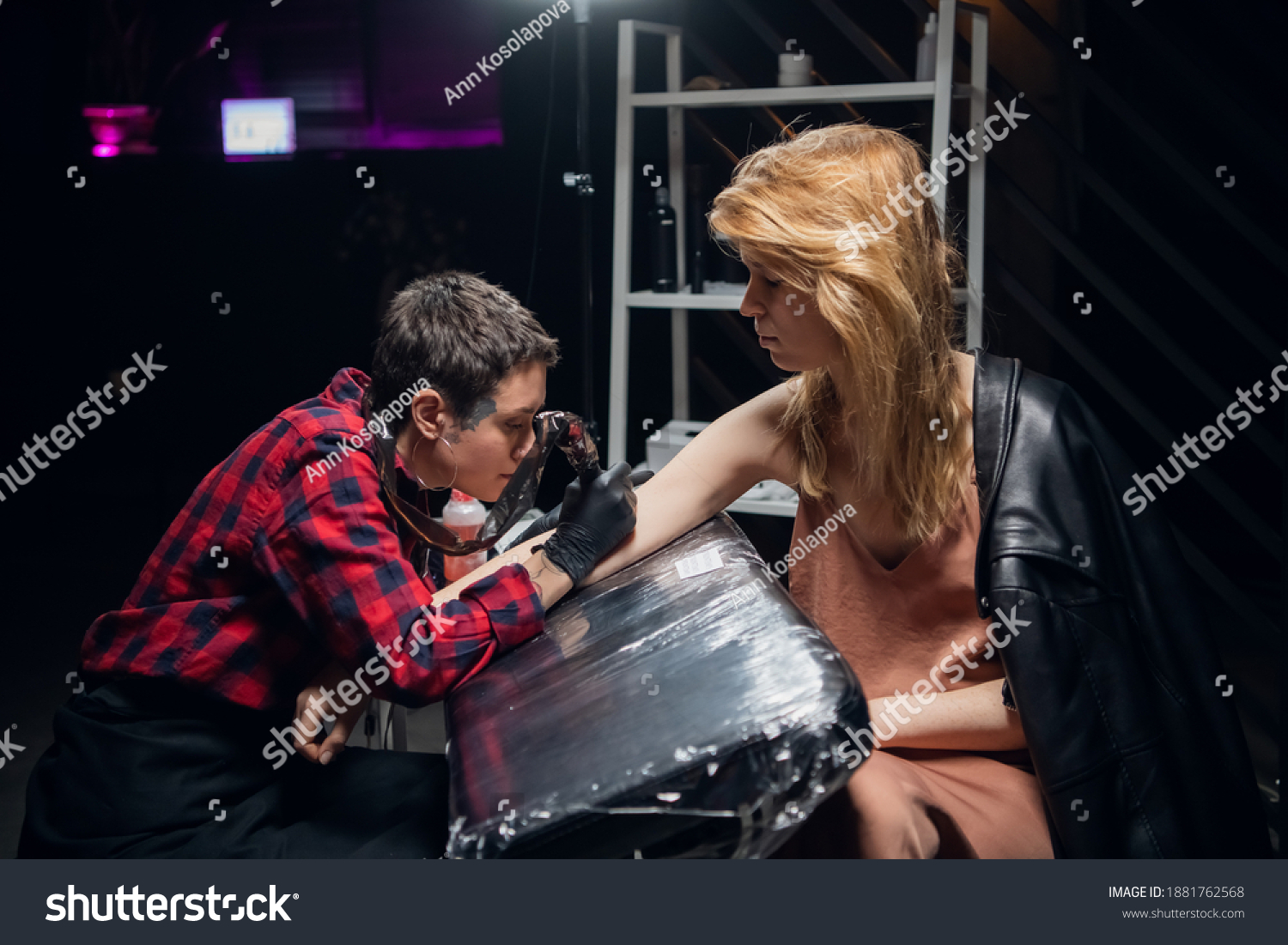 Modern Experienced Girl Tattoo Master Makes Stock Photo 1881762568 ... Modern Experienced Girl Tattoo Master Makes Stock Photo 1881762568 ...