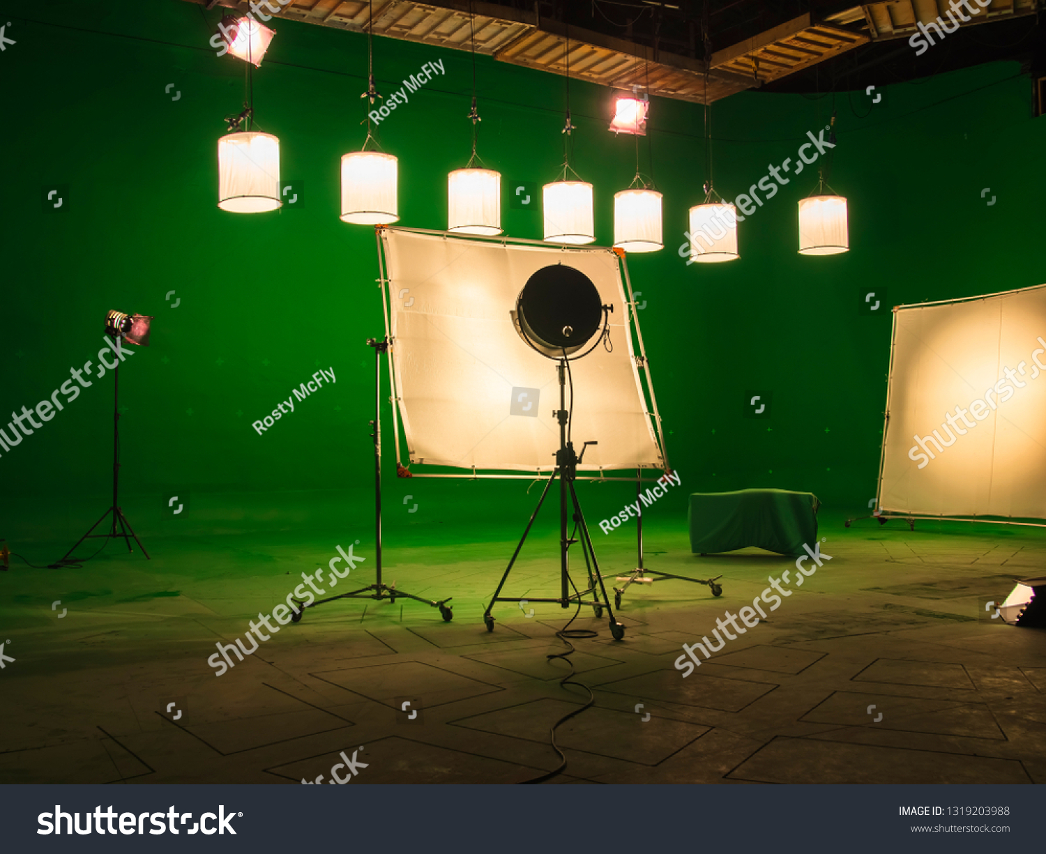 Modern Tv Studio Green Screen Chroma Foto Stok 1319203988 | Shutterstock Modern Tv Studio Green Screen Chroma Foto Stok 1319203988 | Shutterstock