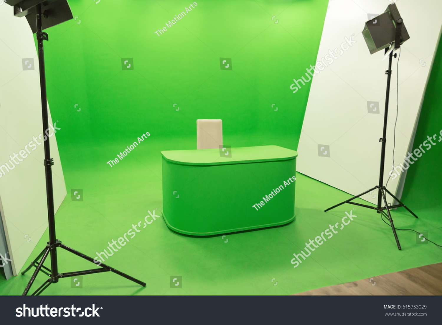 Photo de stock Modern Tv Studio Green Screen Chroma 615753029 ... Photo de stock Modern Tv Studio Green Screen Chroma 615753029 ...