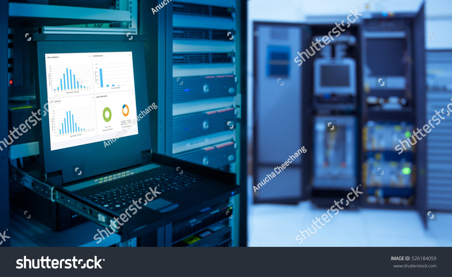 Monitor Show Graph Information Network Traffic Stock Photo 526184059 ...