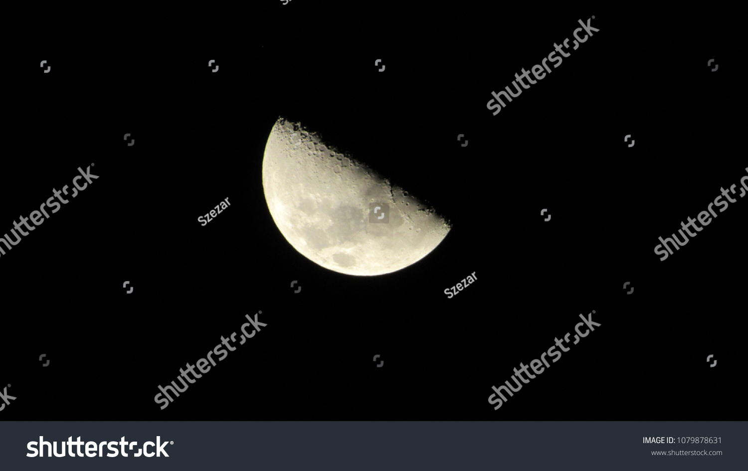 1 Noite com lua Images, Stock Photos & Vectors | Shutterstock