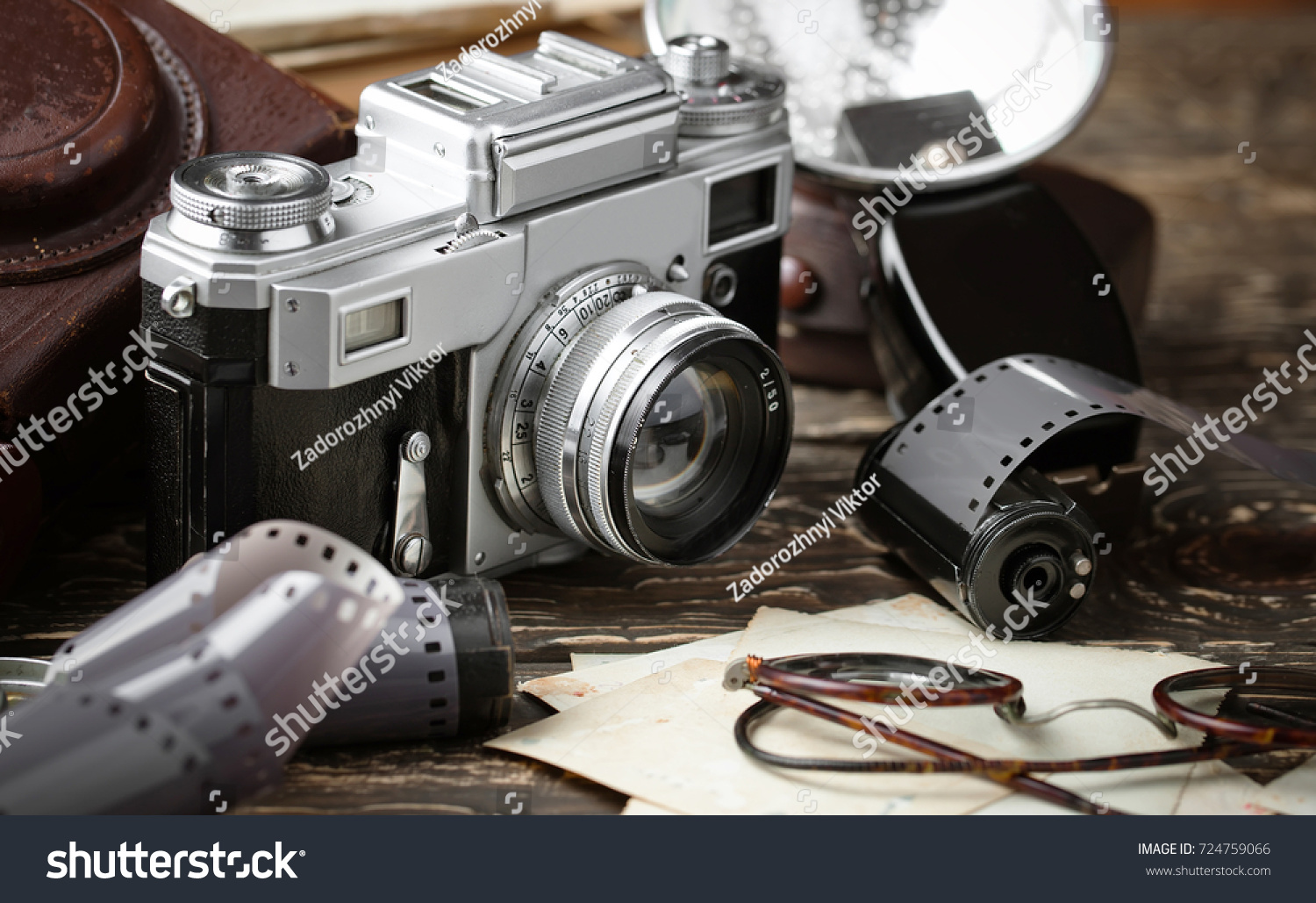 Old Camera Stock Photo 724759066 | Shutterstock