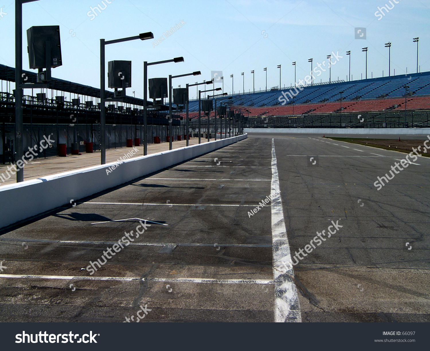 Pit-row 이미지, 스톡 사진 및 벡터 | Shutterstock