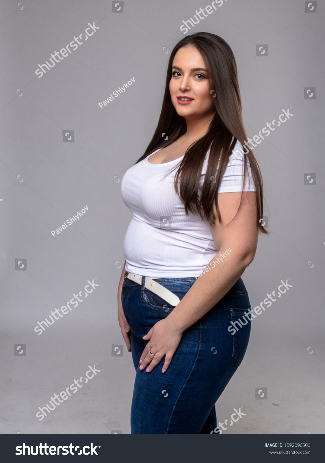 Plus Size Model Studio Side View Foto stock 1592096500 | Shutterstock