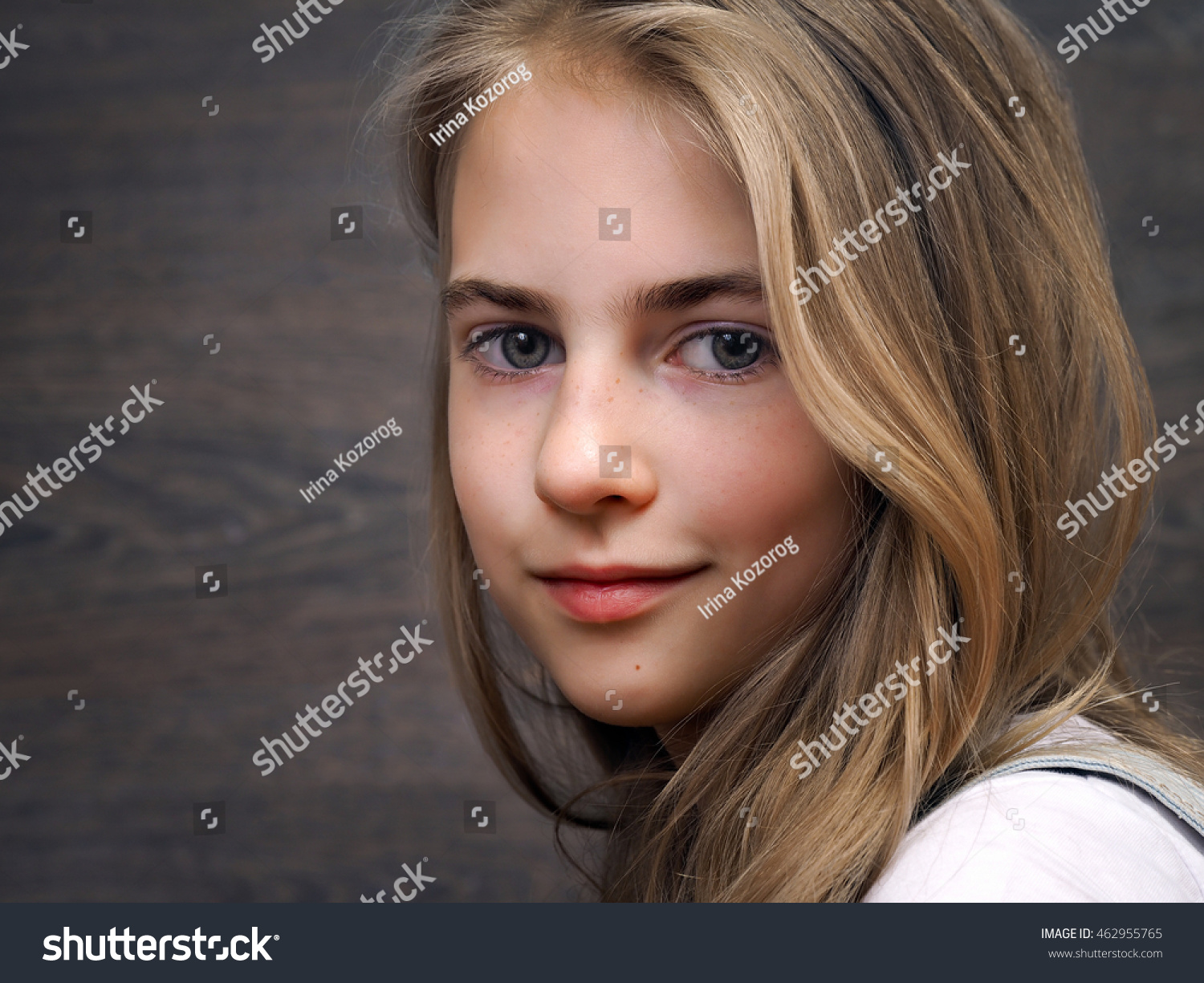 Portrait Teen Girl Long Blond Hair库存照片462955765 Shutterstock