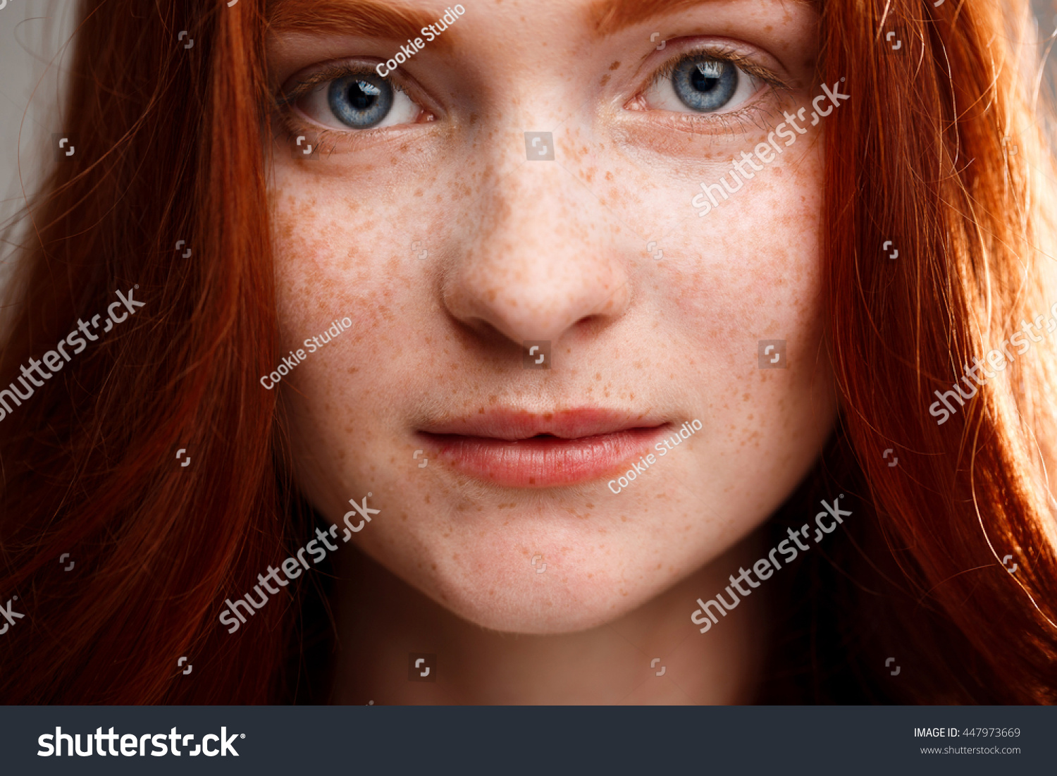 Portrait Young Beautiful Ginger Girl Over Foto De Stock 447973669 Shutterstock