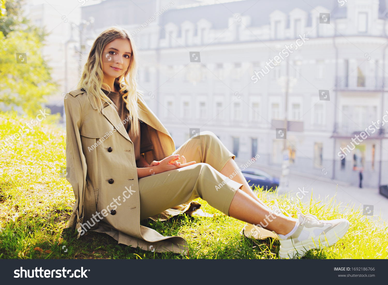 Pretty Stylish Young Girl Street Photoshoot Stock Photo 1692186766 ...