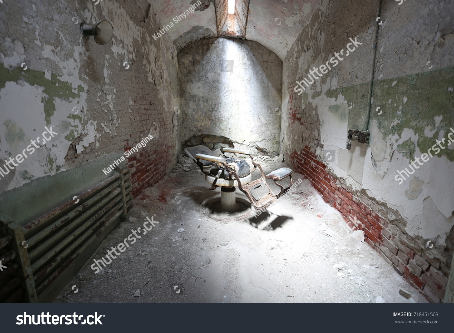 Prison Cell Stock Photo 718451503 | Shutterstock