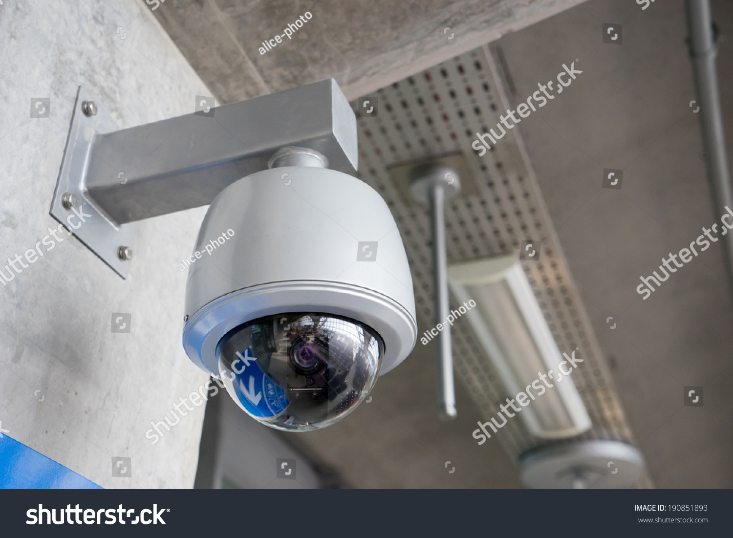 CCTV 위치 스톡 사진 190851893 | Shutterstock