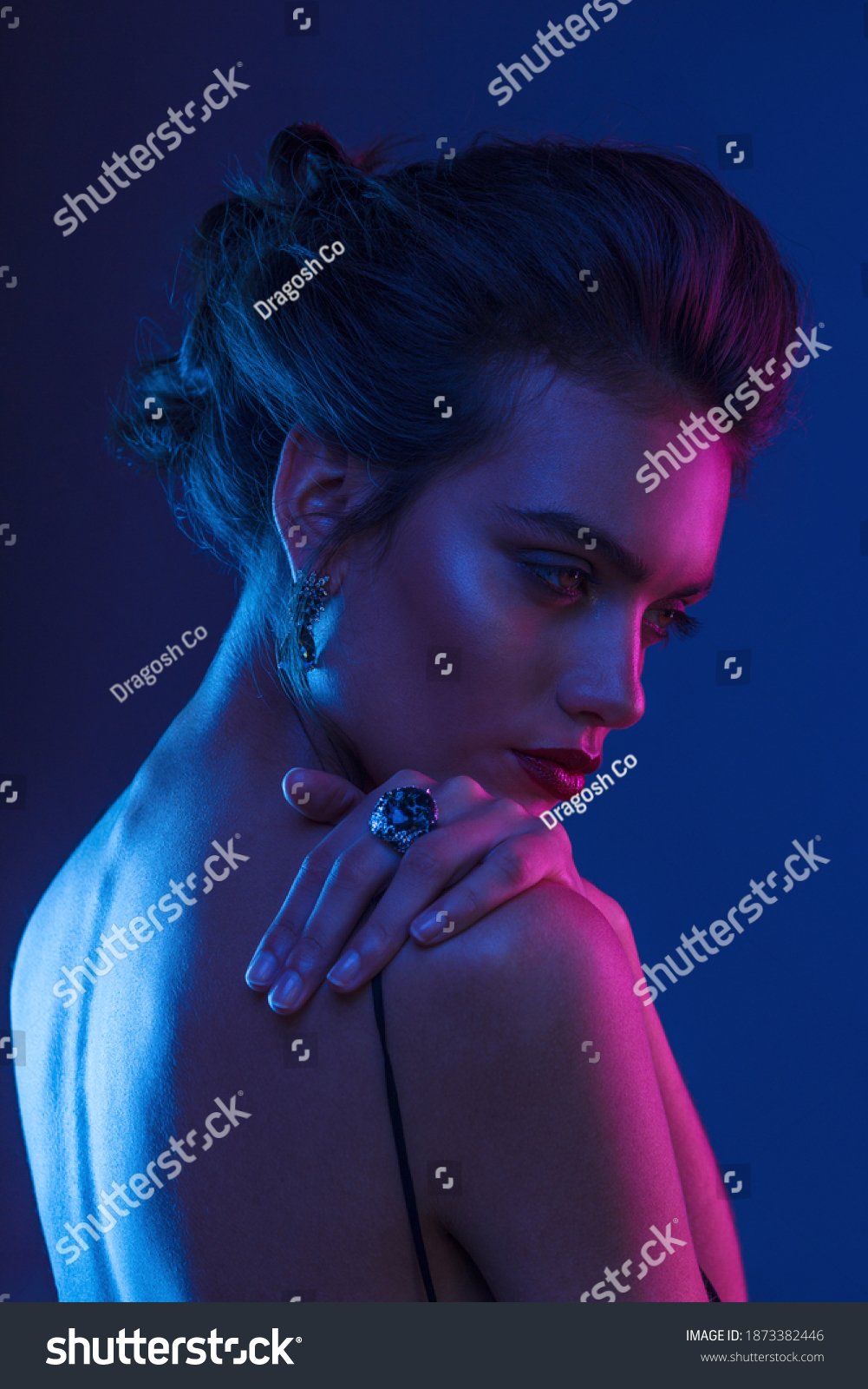 Sensual Woman Bare Shoulders Hairstyle Makeup Foto Stok 1873382446