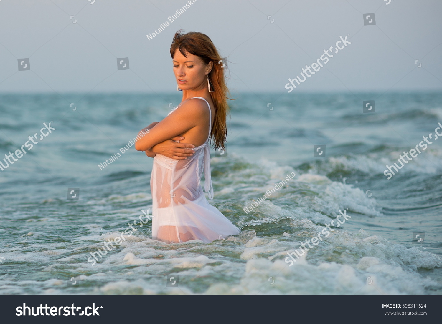 Sexy Girl On Beach Sexy Girl库存照片698311624 Shutterstock