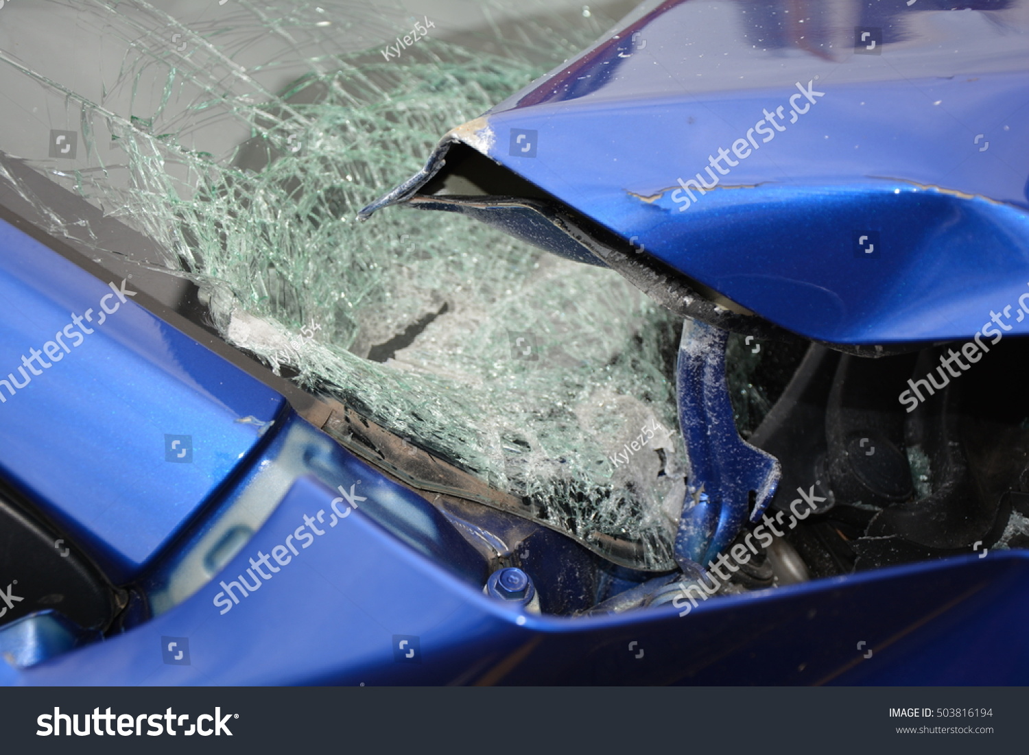 Smashed Car Window Stock Photo 503816194 | Shutterstock