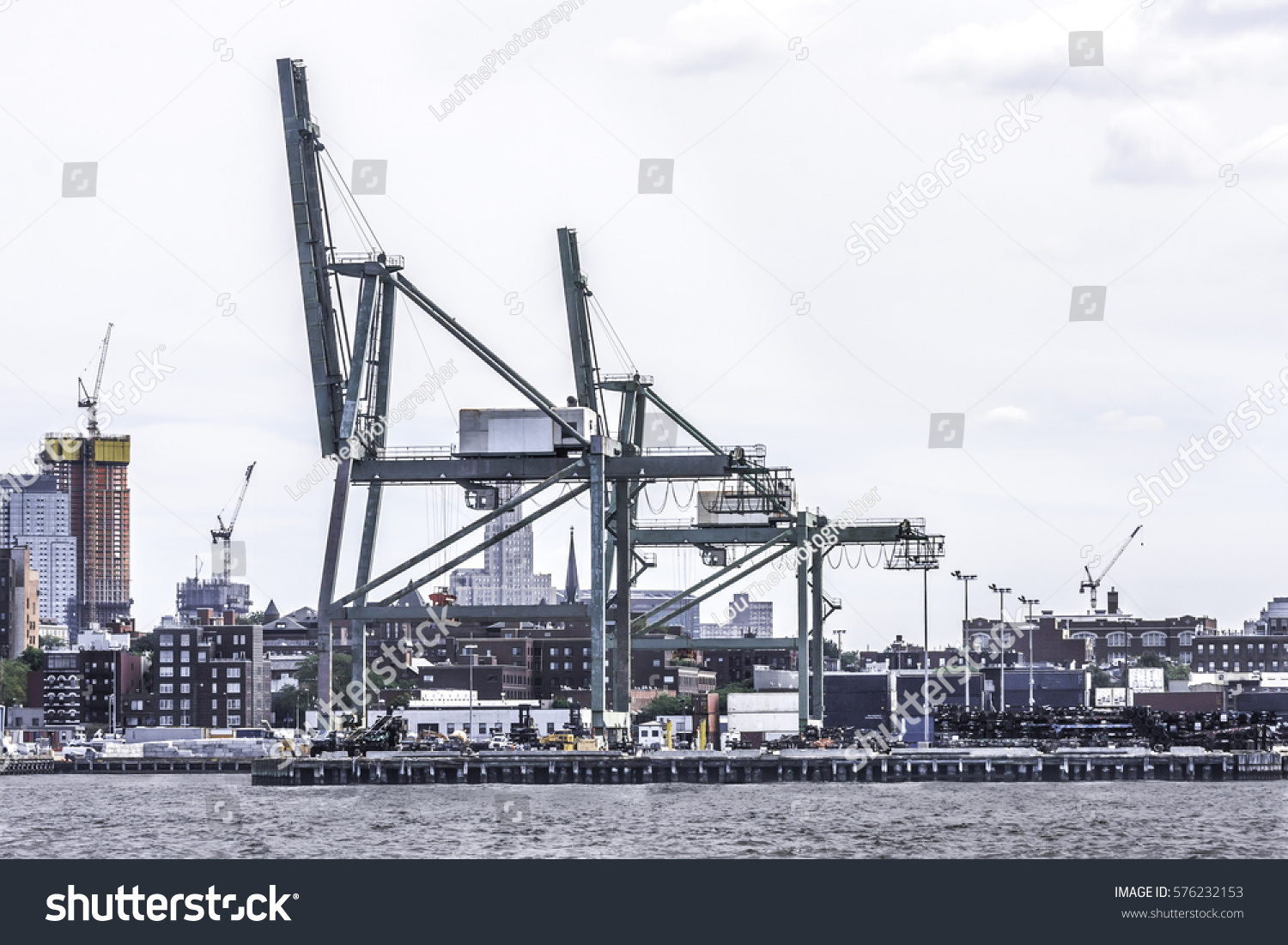 Straddle Crane On Loading Docks Stock Photo 576232153 - Shutterstock