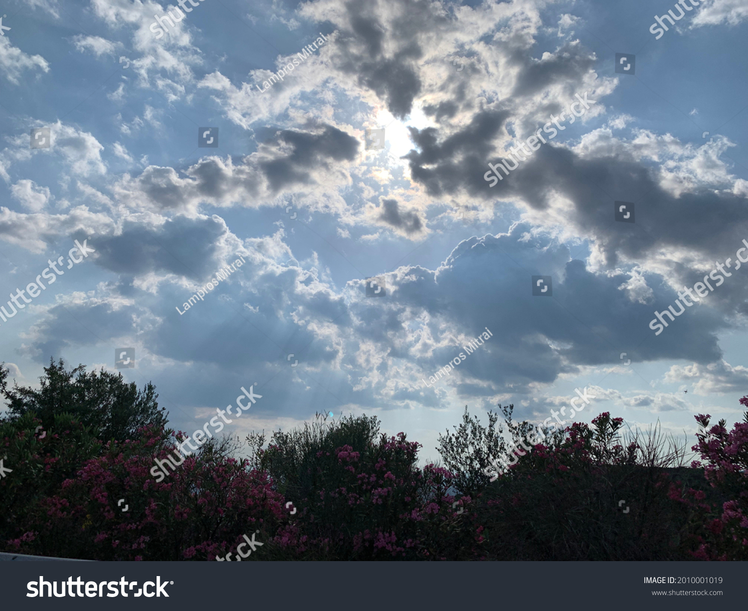 520 Light piercing through clouds Images, Stock Photos & Vectors ...