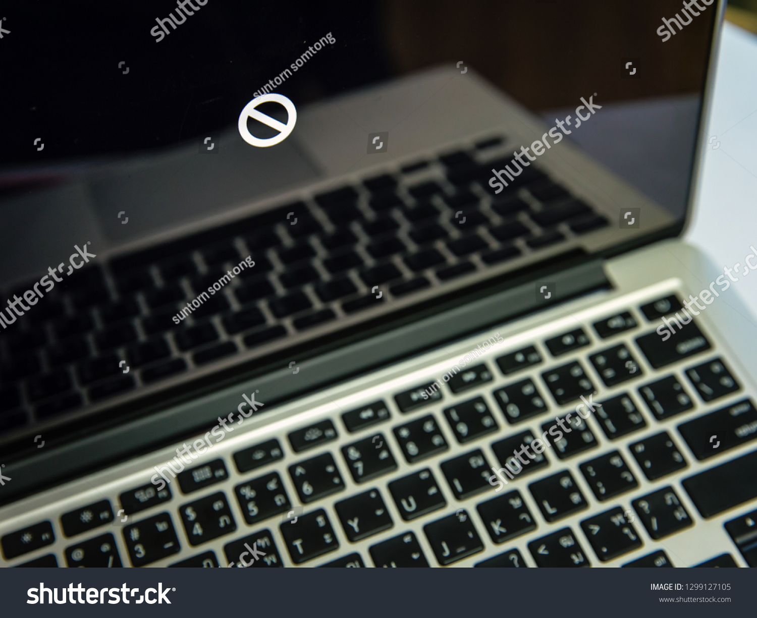 Technical Problems Computer Showing System Error Stock Photo 1299127105 ...