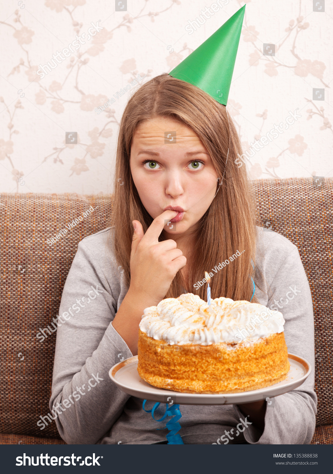 Teenage Girl Birthday Cake Foto De Stock 135388838 Shutterstock