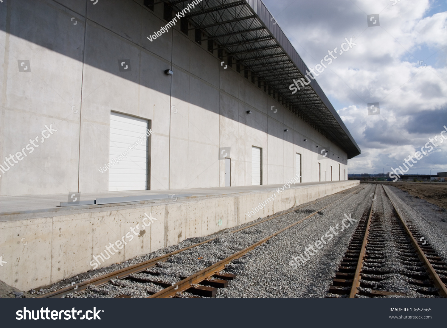 Train Loading Dock At Warehouse Stock Photo 10652665 : Shutterstock