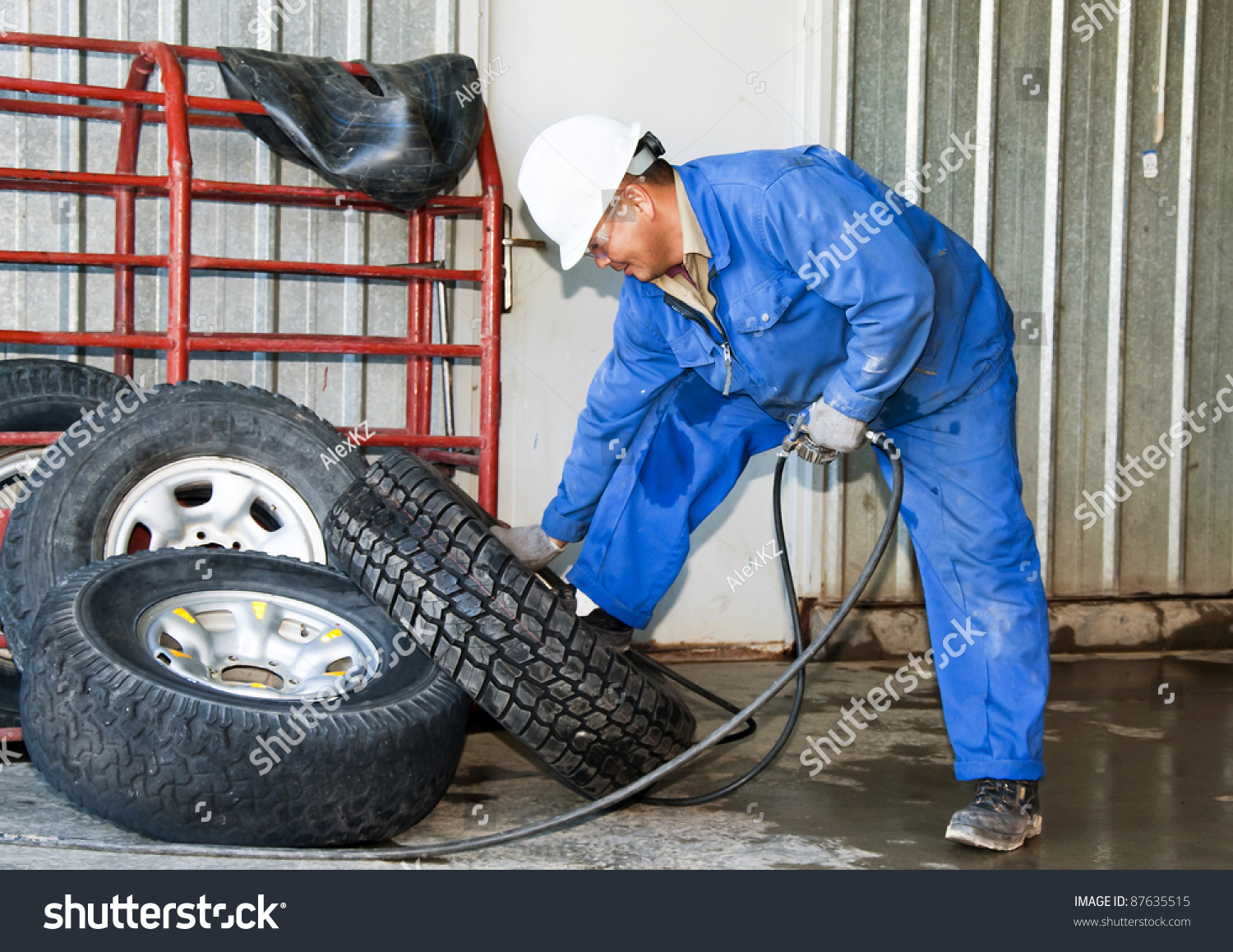 Vulcanization Work Stock Photo 87635515 : Shutterstock