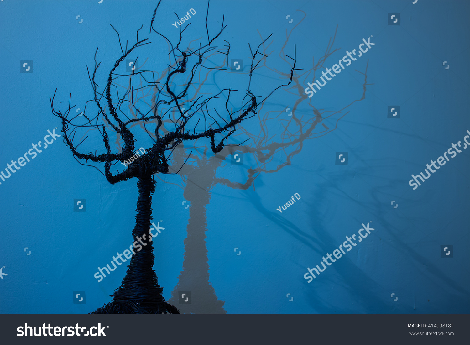 64 imágenes de Tim burton tree - Imágenes, fotos y vectores de stock ...