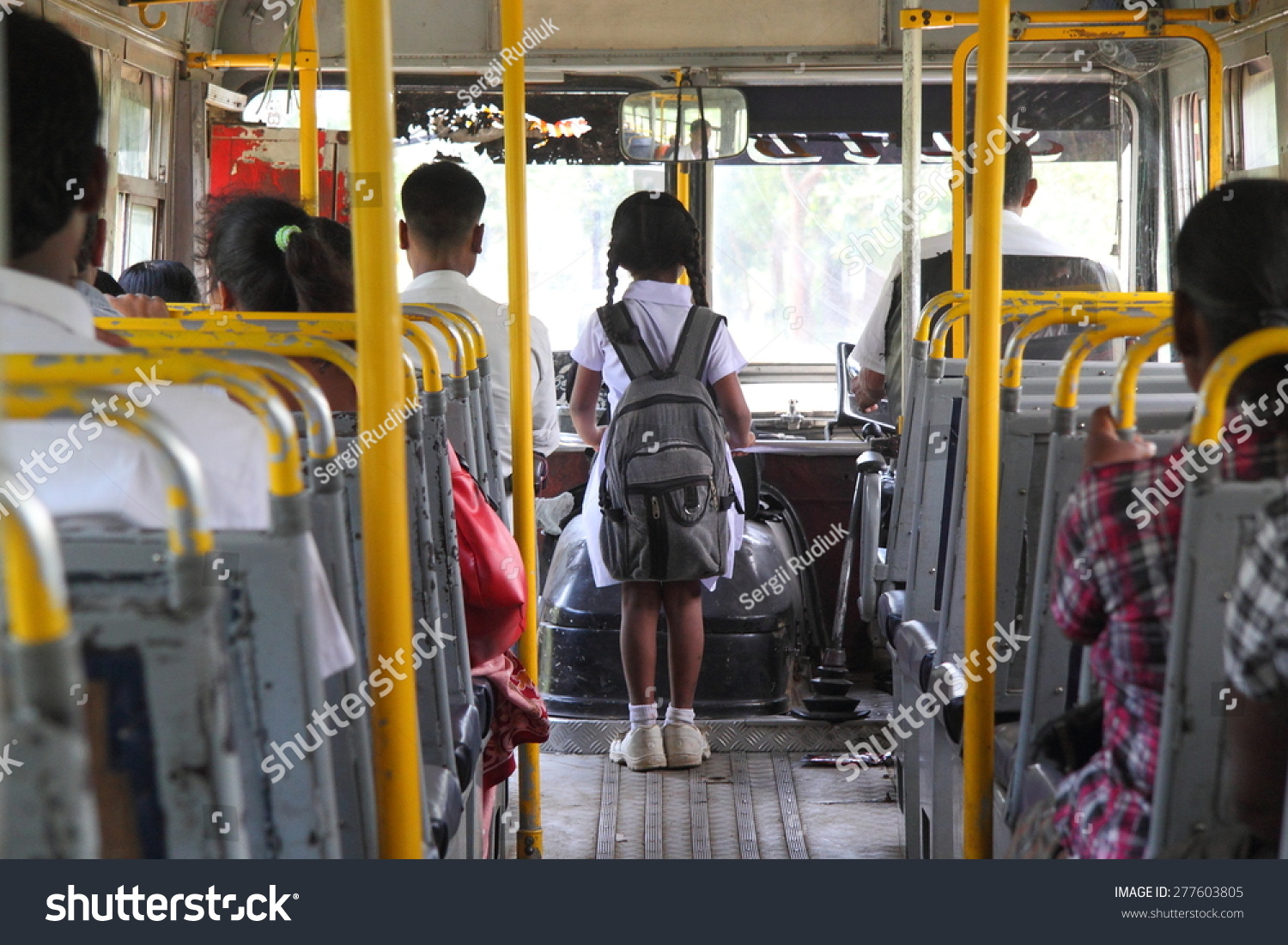 Photo de stock Young Sri Lankan Girl Going School 277603805 | Shutterstock Photo de stock Young Sri Lankan Girl Going School 277603805 | Shutterstock